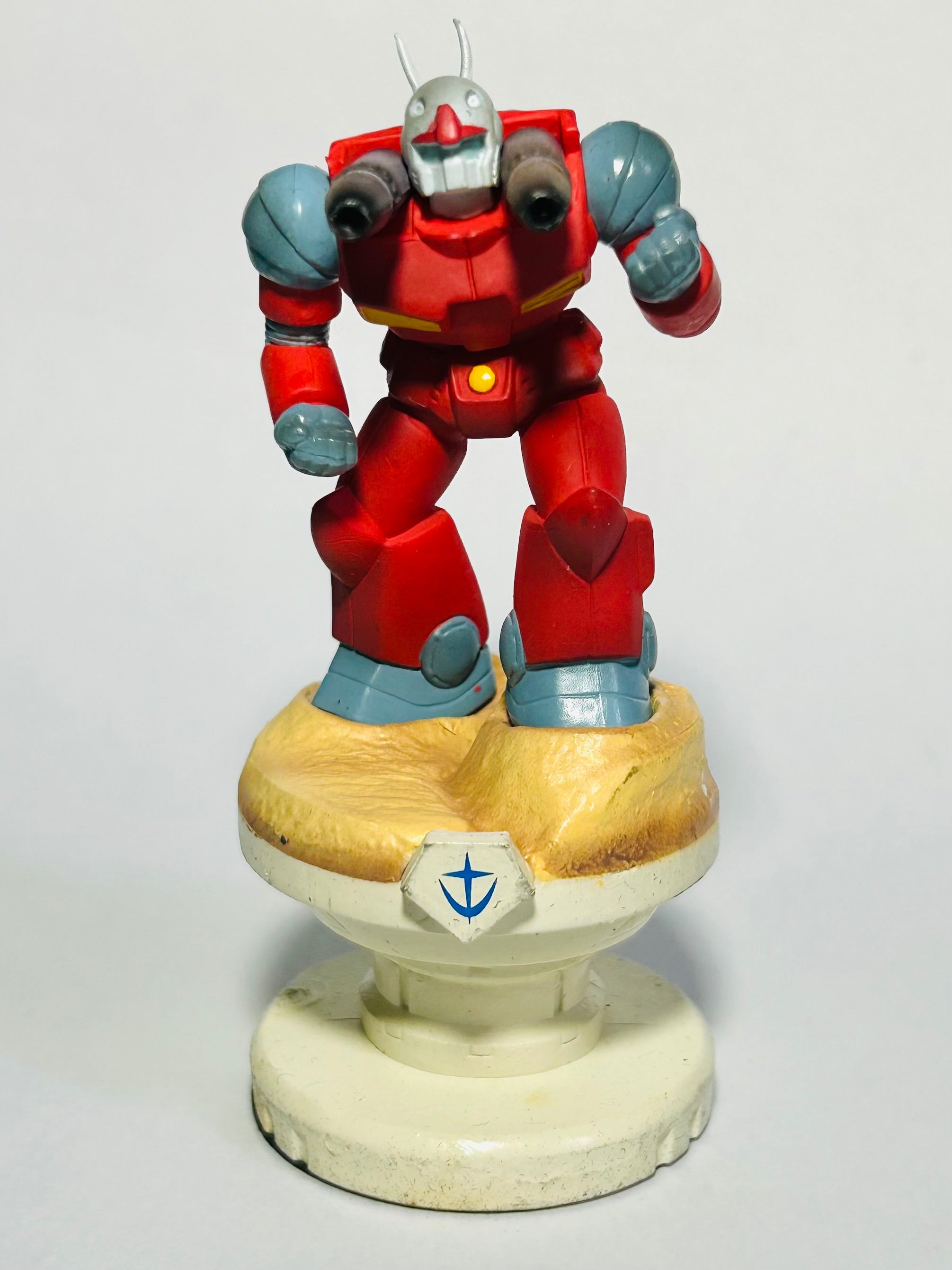 Mobile Suit Gundam - RX-77 Guncannon (Queen) - Chess Piece Collection ...