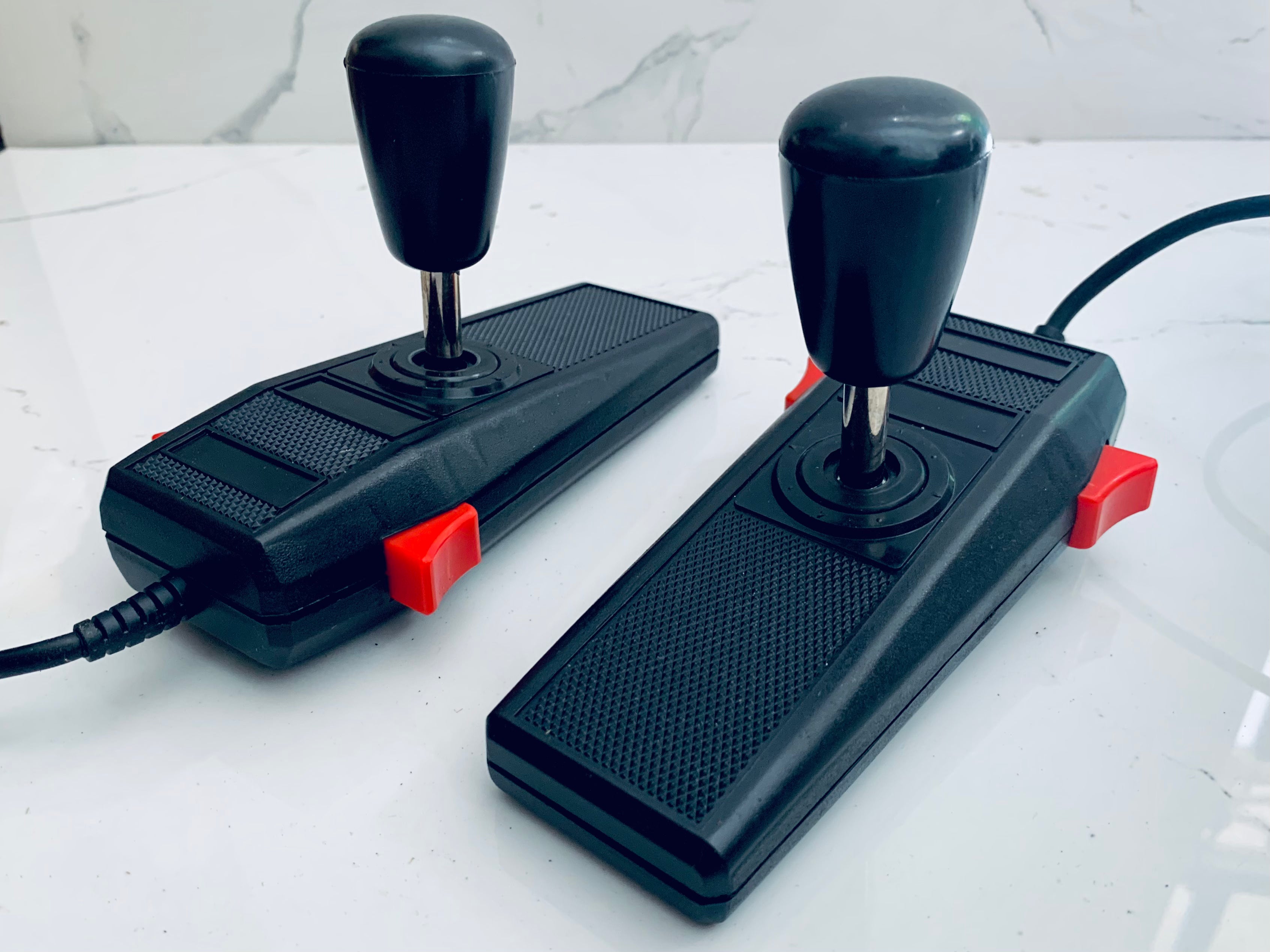 JY-102 Joystick Controllers Set - Atari 2600 VCS 7800 Commodore 64 C64 ...