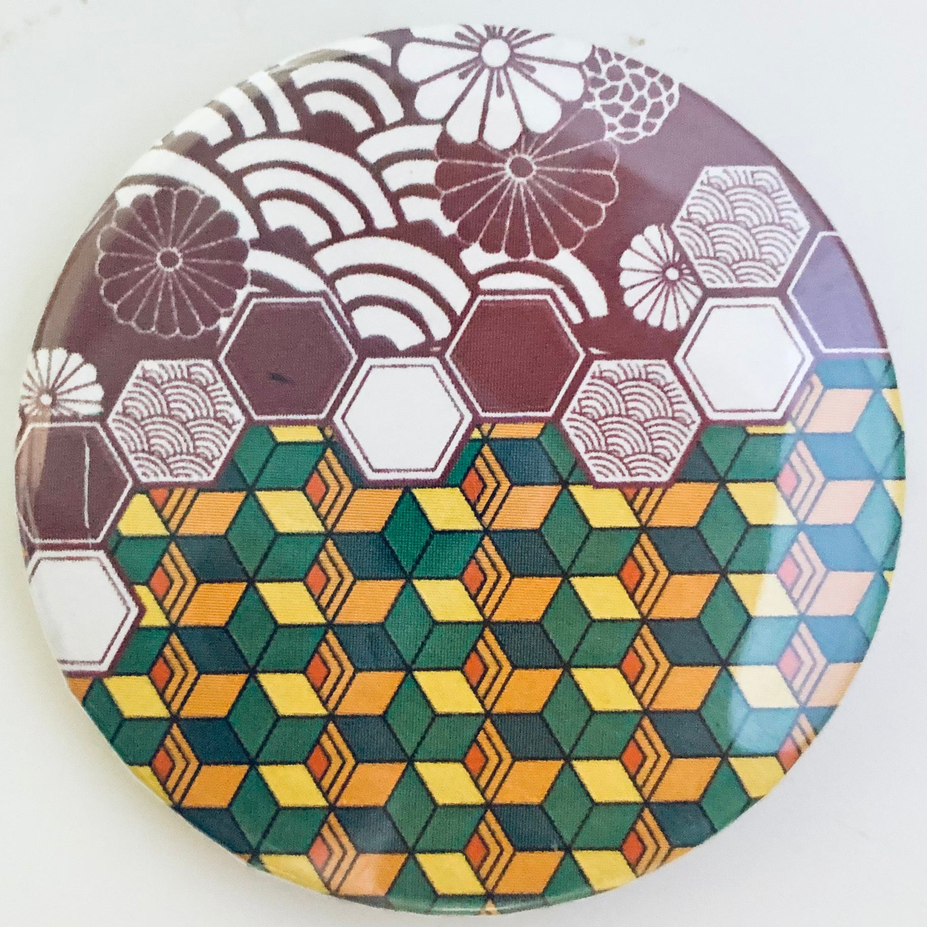 Kimetsu no Yaiba - Tomioka Giyuu - Suit Pattern Can Badge – Cuchiwaii