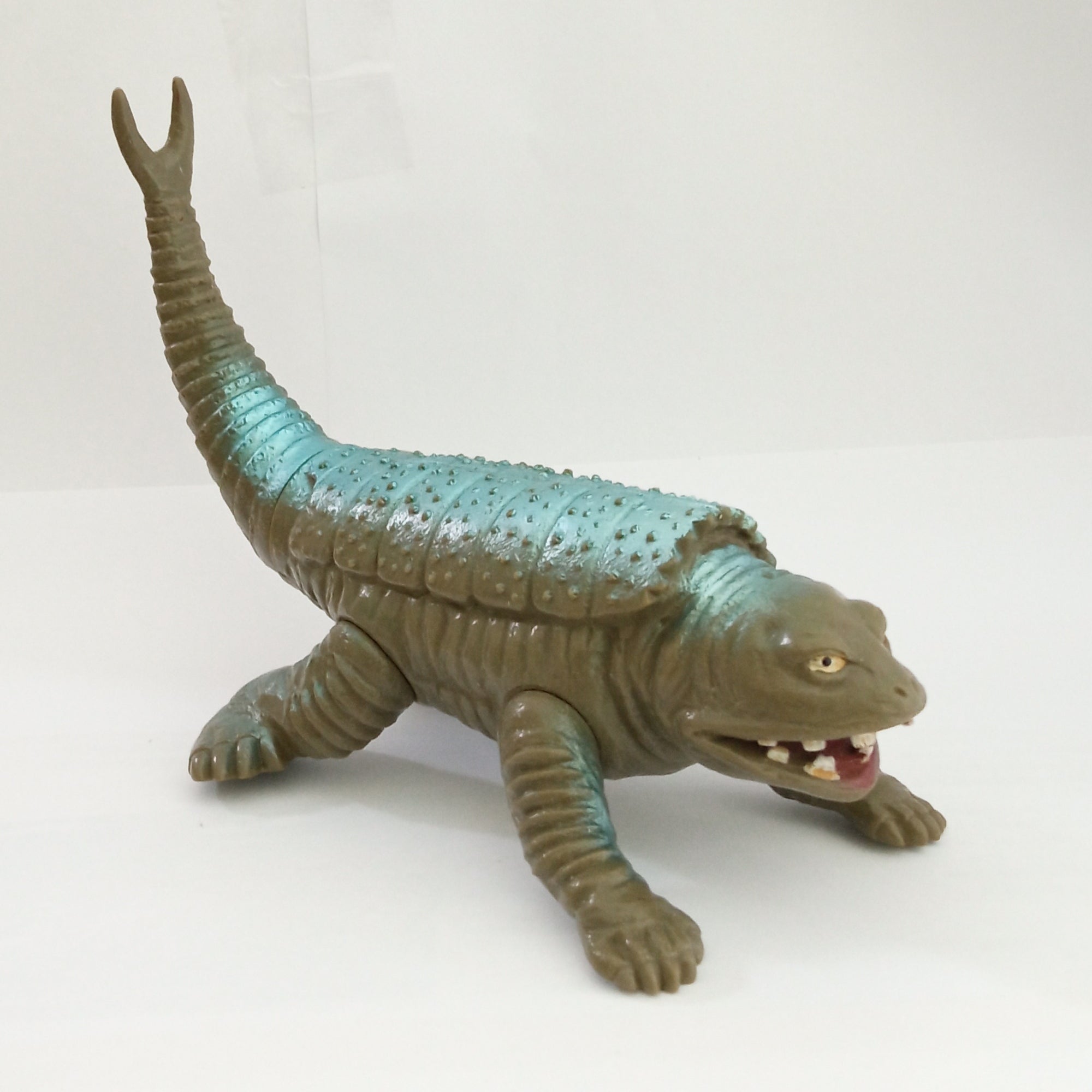 Ultraman Kaiju KEMULAR Soft Vinyl Softvi Sofubi Figure 1983 – Cuchiwaii